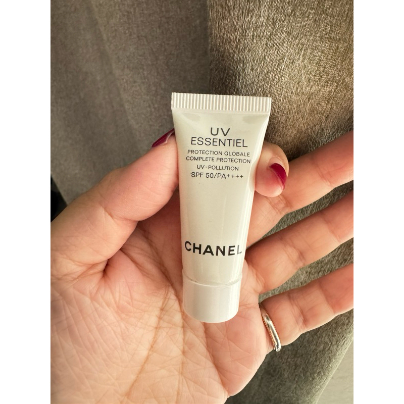 Jual Chanel UV Essentiel Global Protection SPF 50/PA++++ travelsize 5ml ...