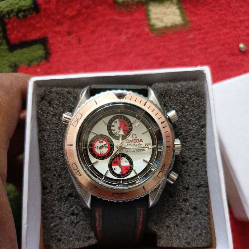 Jual Jam tangan chronograph Quartz OM**** japan movement preloved ...