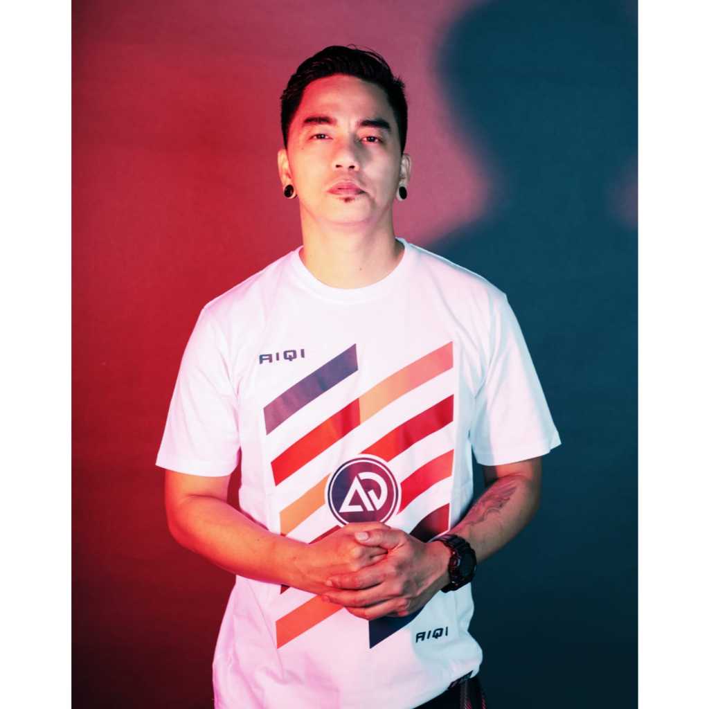 Jual AIQI - Kaos Distro | Enda Ungu, & Hengky (All Artist) | Shopee ...