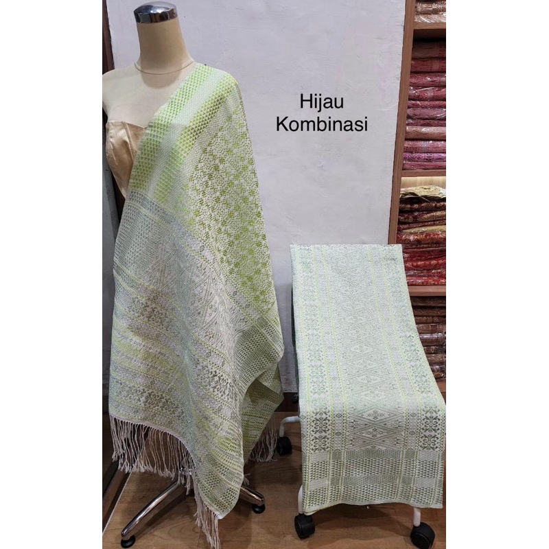 Jual Songket Tumtuman Tanpa Sambungan Wanita Warna Hijau Gold Kombinasi ...