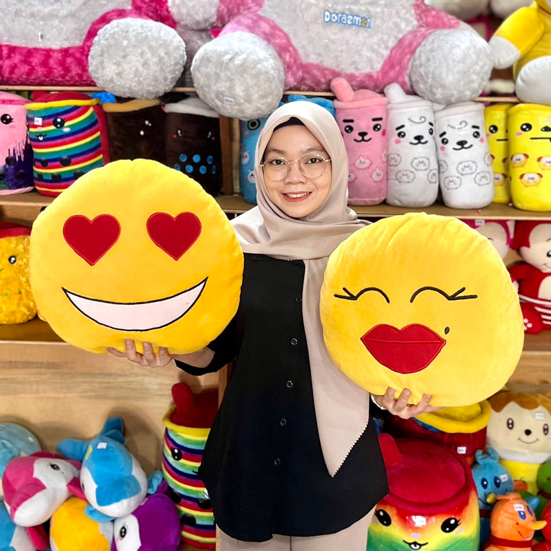 Jual Boneka bantal smile emoticon bantal bulat koleksi emoticon bantal ...