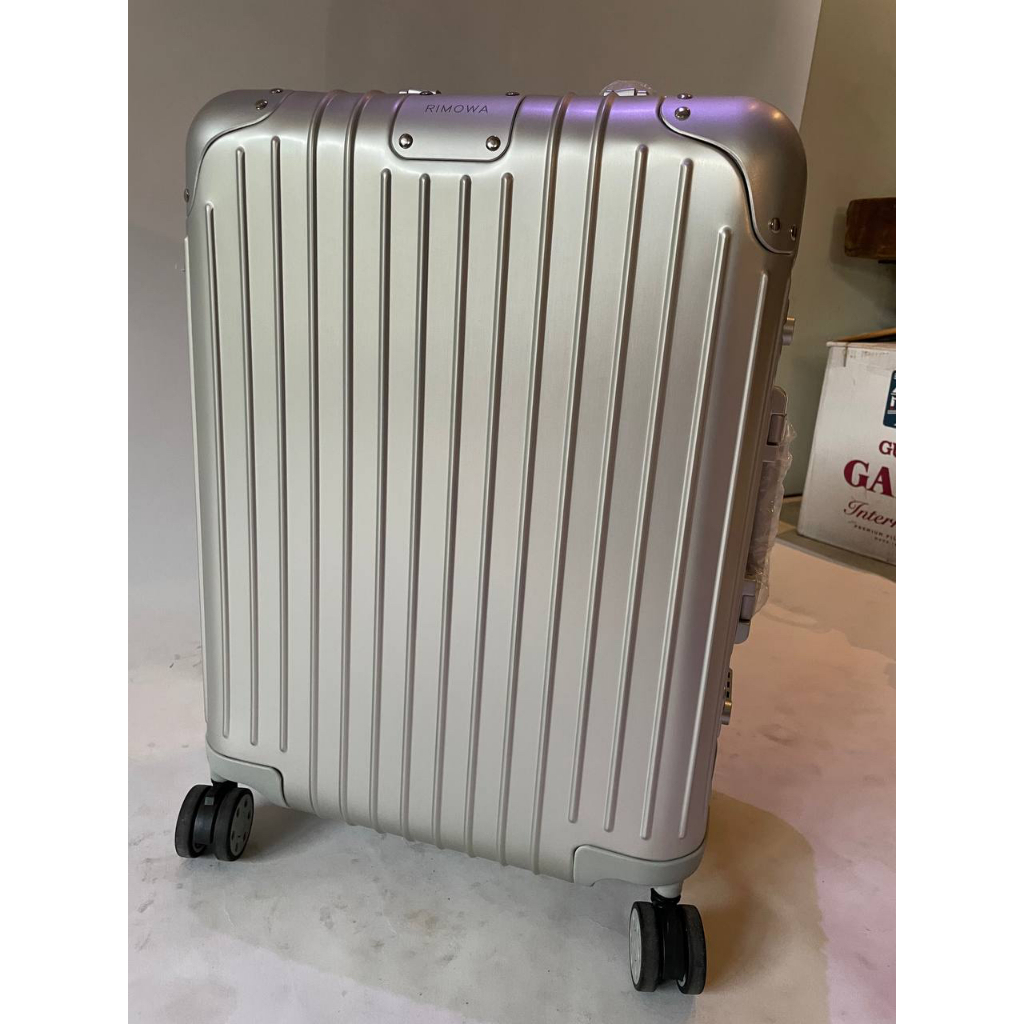 Jual Rimowa Alumunium Silver Size Cabin 21(55 x 40 x 23cm) | Shopee ...