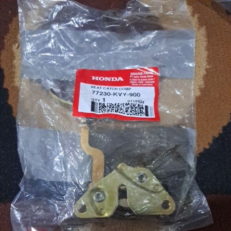 Jual Seat catch Comp seat lock jok beat karbu Ori AHM | Shopee Indonesia