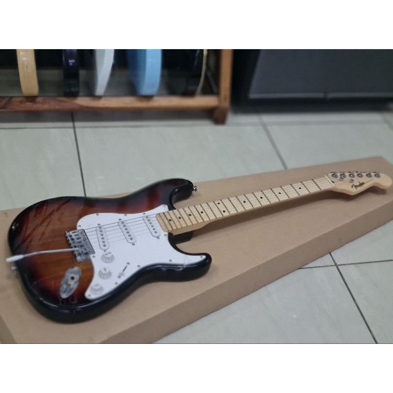 Jual Gitar Fender Stratocaster vintage sunburst elektrik listrik ...