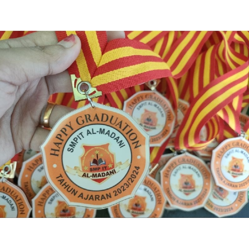 Jual Medali Akrilik Wisuda/Kelulusan | Shopee Indonesia