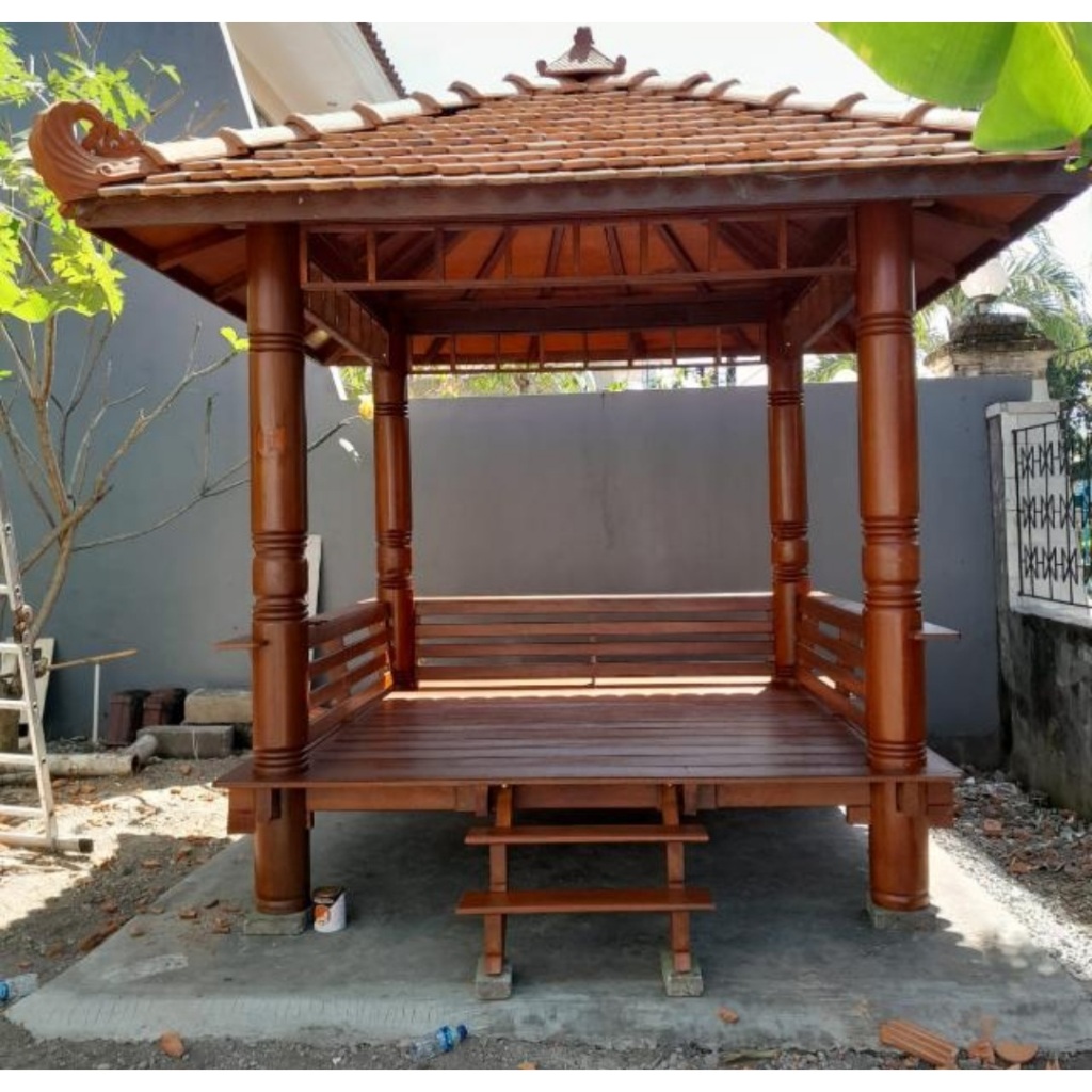 Jual Gasebo Kayu Kelapa Atap Sirap Genteng Tanah Tiang Motif | Saung ...