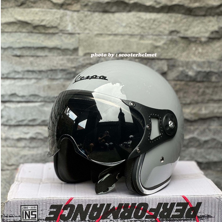 Jual Helm Vespa Matic Grey Materia Chrome + Visor Original Import ...