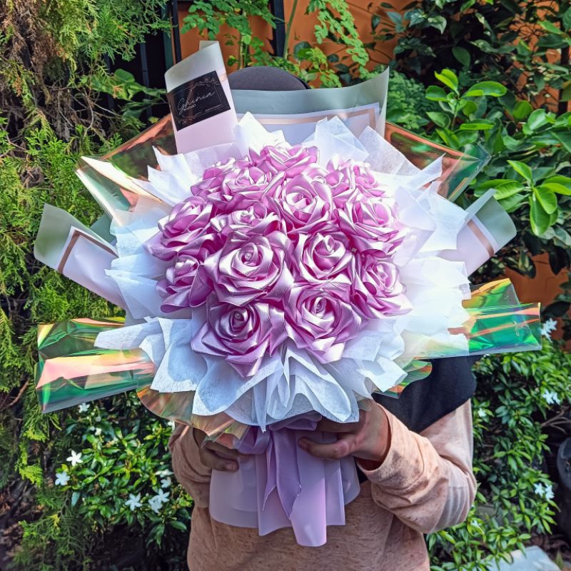 Jual Buket Bunga | Buket Bunga Pita Satin | Buket Lilac Ungu | Shopee ...