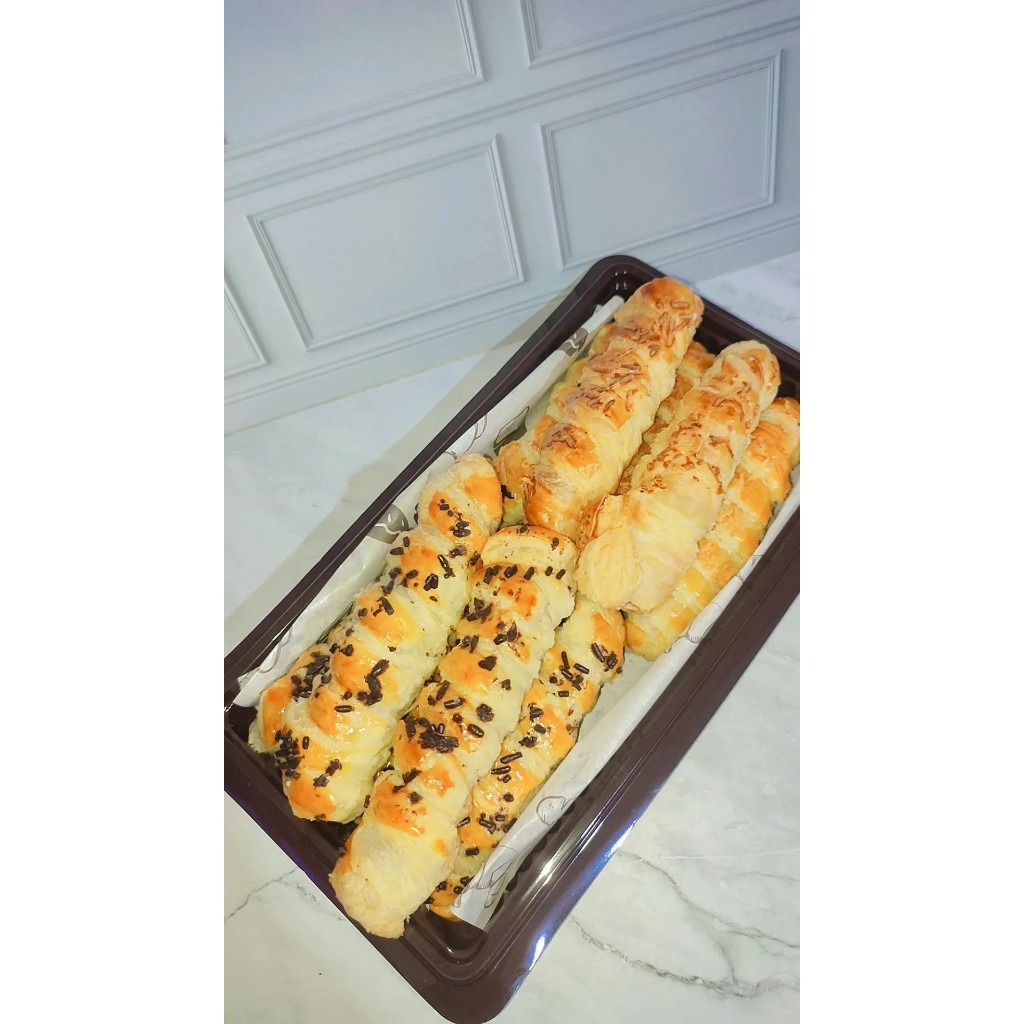 Jual Pastry - Choco Cheese Roll : isi 10 pcs/box | Shopee Indonesia