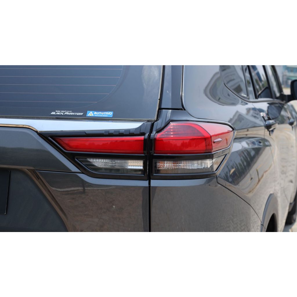 Jual TAIL LAMP GARNISH BELAKANG INNOVA ZENIX 2022 MODEL BLACK ONYX JSL ...