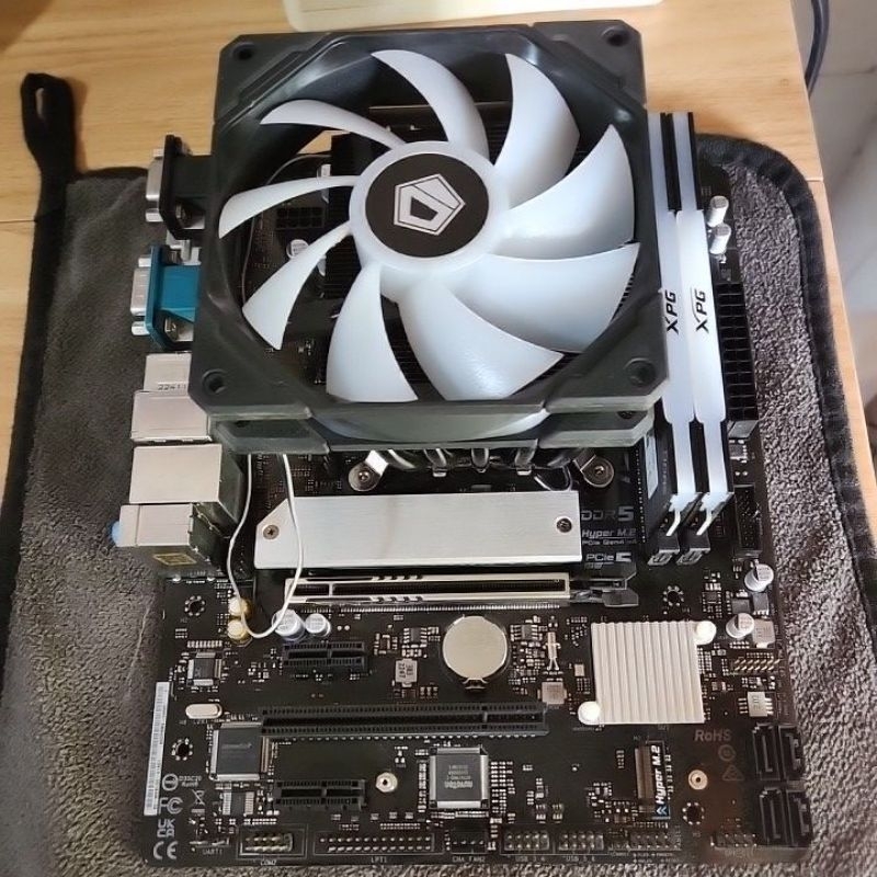 Jual Intel core i5 12400 + motherboard asrock B760M HDVP | paket ...