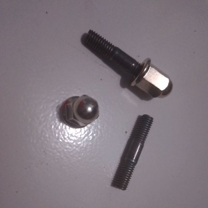 Jual baut tanam ke kenalpot ukuran 10. harga udh dua set baut 12 mur 12 ...