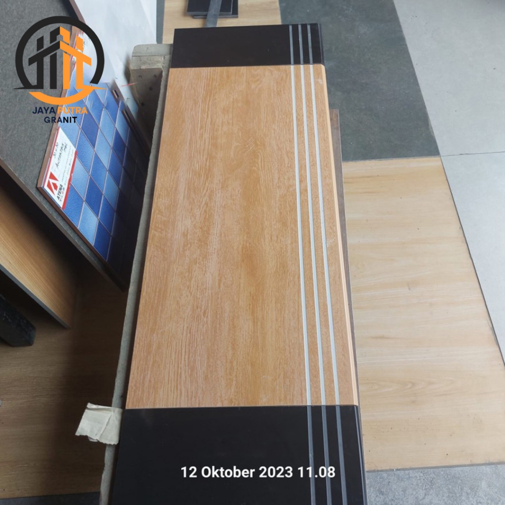 Jual Keramik Tangga Motif Kayu 30x80 30x90 Granit Tangga Custom Ukuran ...