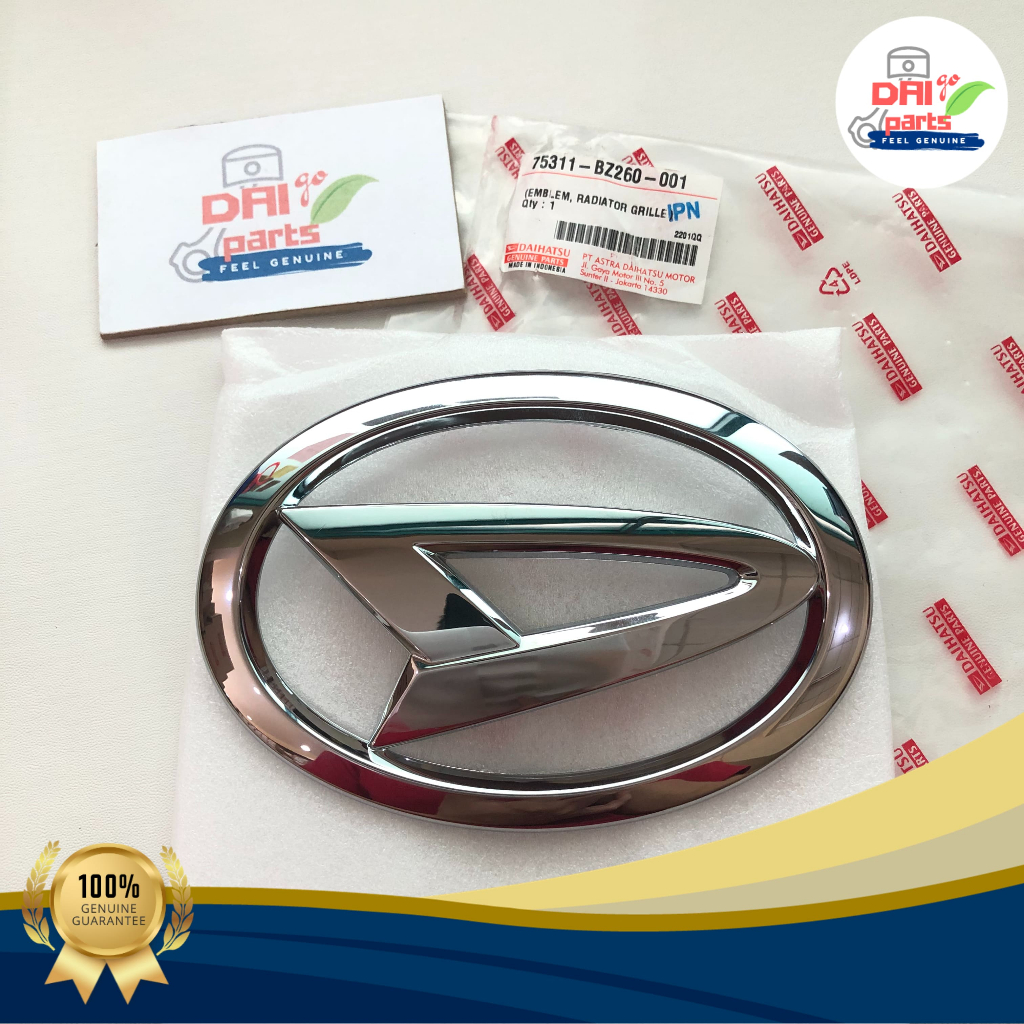 Jual Emblem Logo "D" Daihatsu Depan Grill Radiator XENIA LUXIO Original | Shopee Indonesia