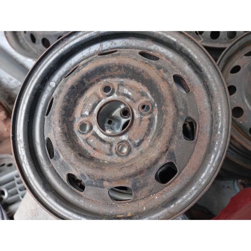 Jual cuma 1 pcs velg kaleng besi std oem original Corolla Dx | Shopee ...