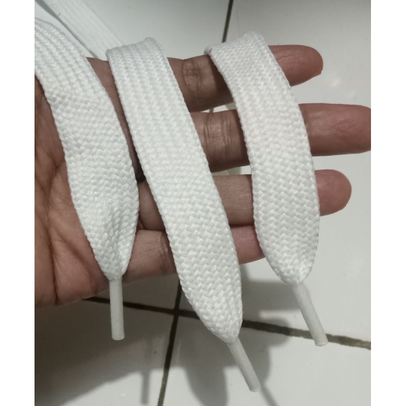 Jual Tali sepatu lebar 2 cm ujung mika tali sepatu gembung tali sepatu ...