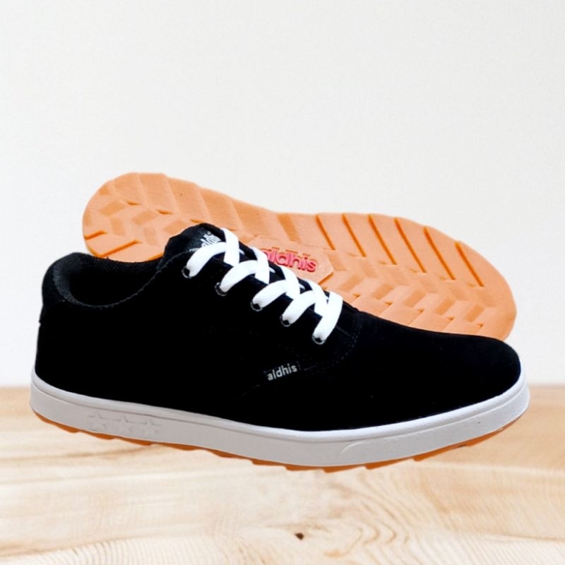 Jual Sepatu Kets Pria Dan Wanita CF01 Hitam Sneakers Casual Kekinian ...
