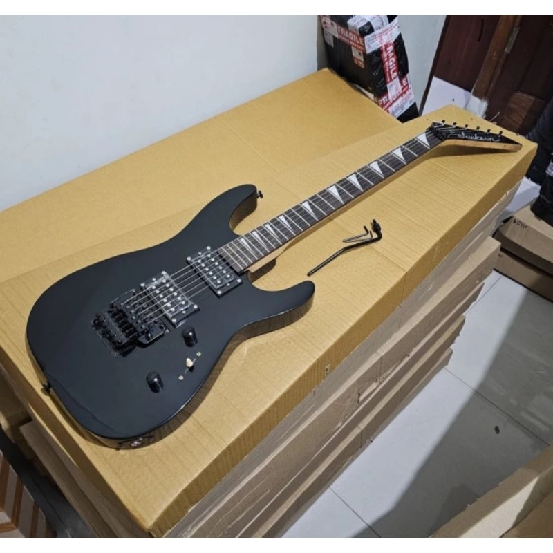Jual Gitar jackson dinky black new | Shopee Indonesia