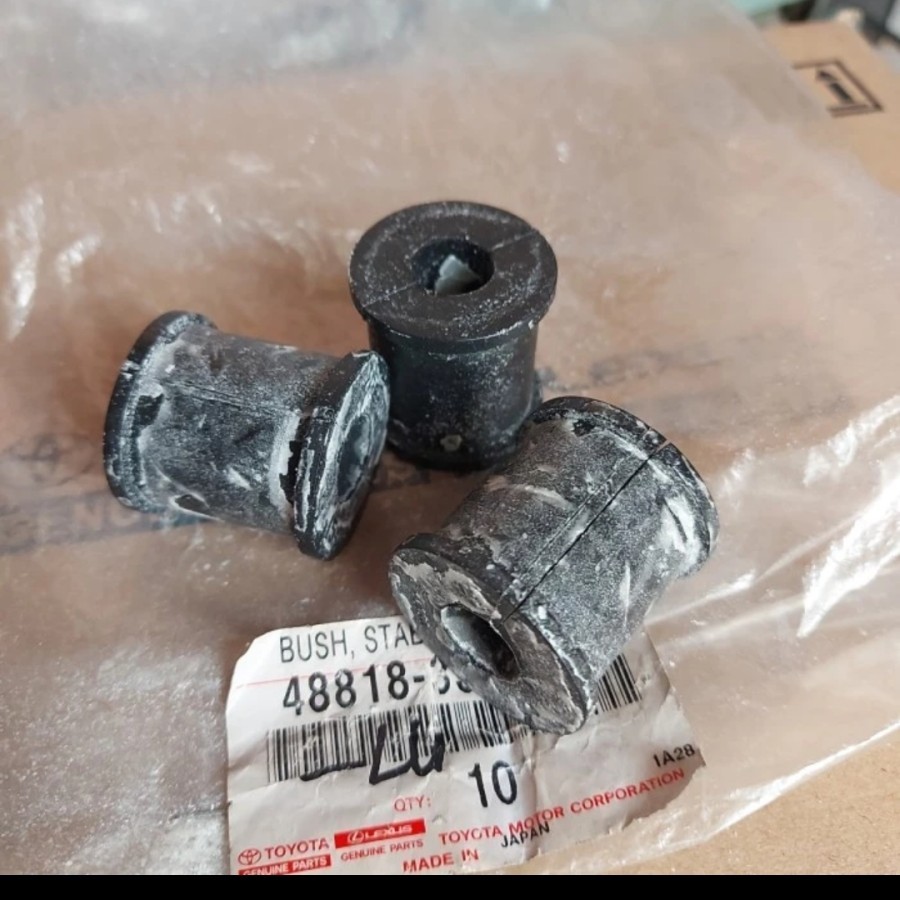 Jual Karet Bushing stabil Stabilizer belakang Camry ACV30 2002-2005 ORI ...