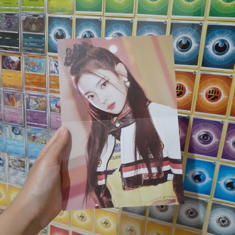 Jual Folded Poster LIA Cheshire ITZY | Shopee Indonesia