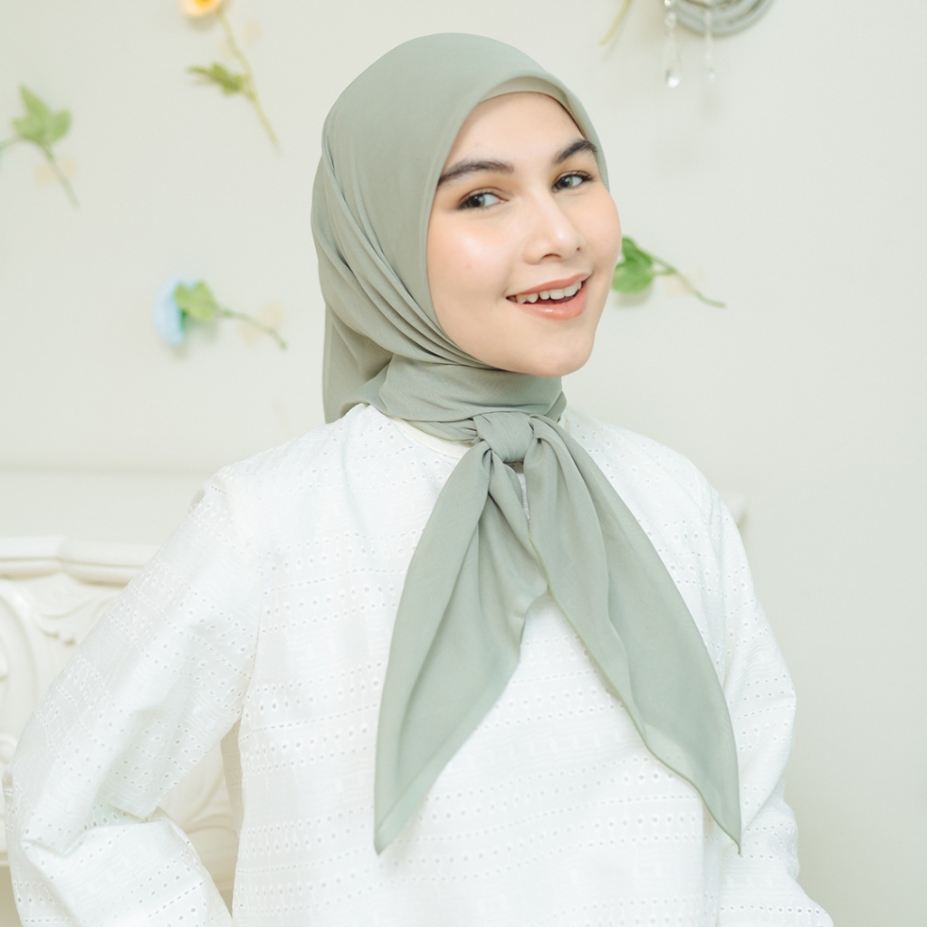 Jual Lozy Hijab - Rara Plain Paris Japan Unfinished (Hijab Paris Polos Segiempat) | Shopee Indonesia