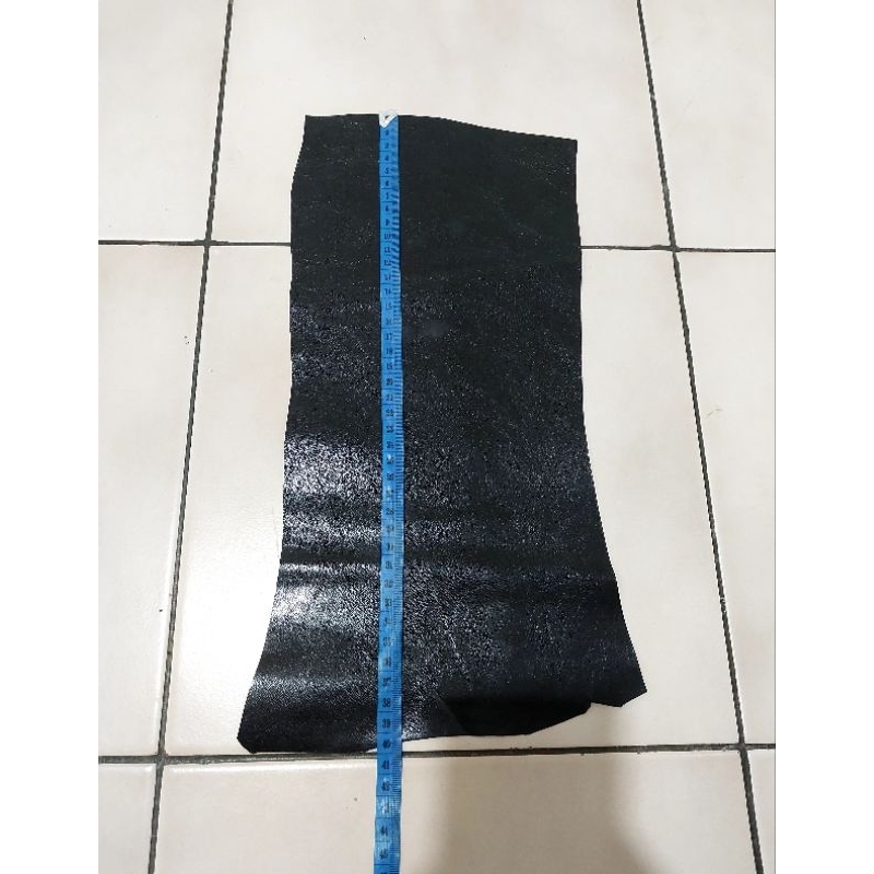 Jual Bahan kulit sapi asli lembaran sisa potongan produksi mix warna ...
