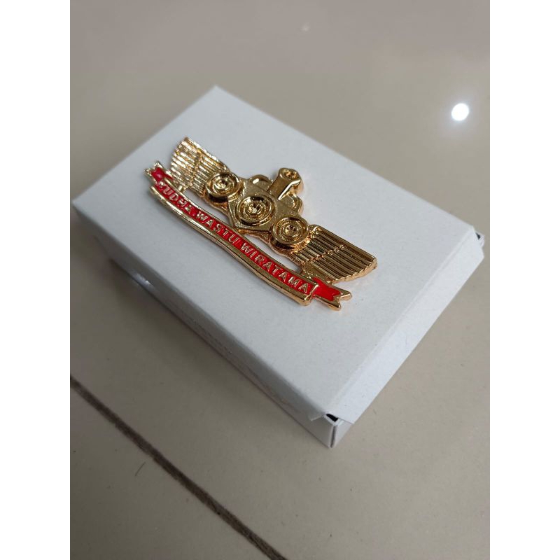 Jual brevet wing pin pdh tank kavaleri lis merah | Shopee Indonesia