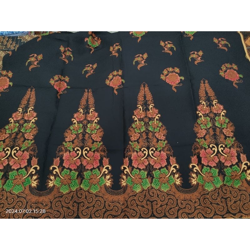 Jual Kain batik solo gunungan sogan warna | Shopee Indonesia