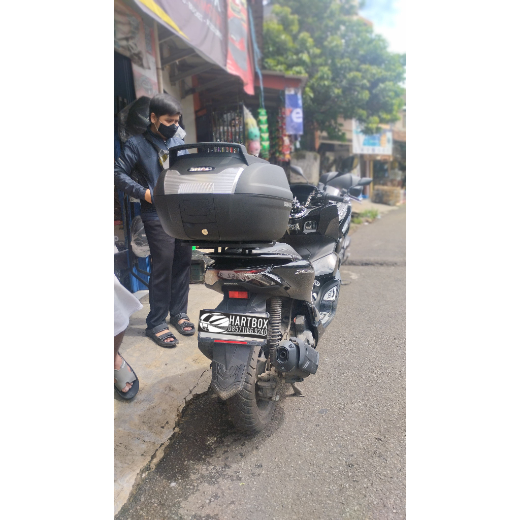 Jual Paket Lengkap Box Motor Shad SH40 Cargo & Bracket Honda PCX | Box ...