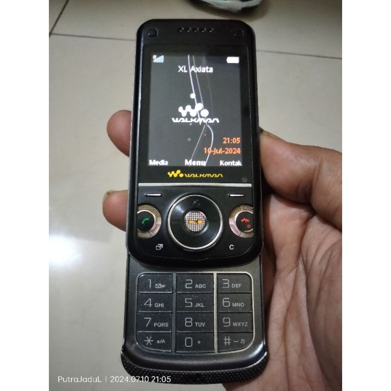 Jual Sony Ericsson W760 i Bahan Nyala Normal Original Mulus Jadul Langka Unik Imut Speaker Bass ...