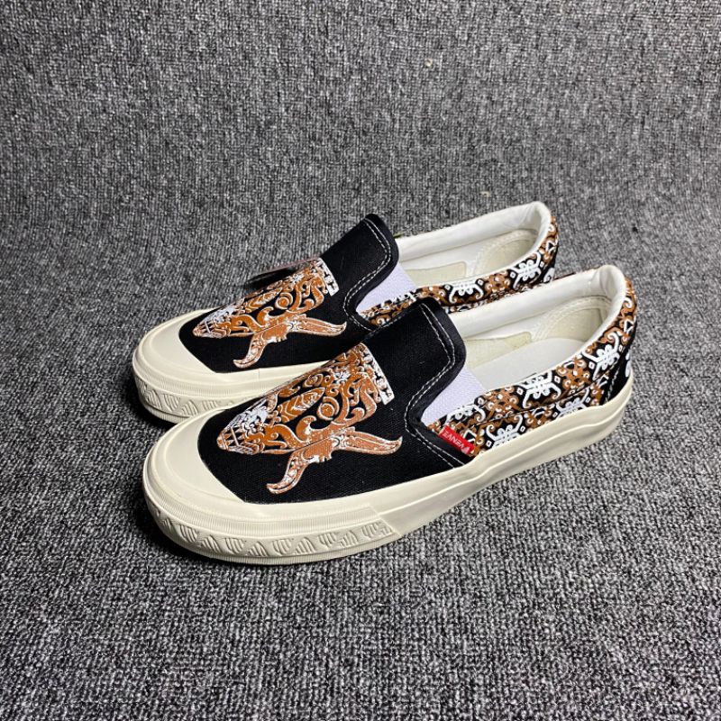 Jual Sepatu Slip On VENVE VICTORIOUS Full Printing Karakter Batik ...