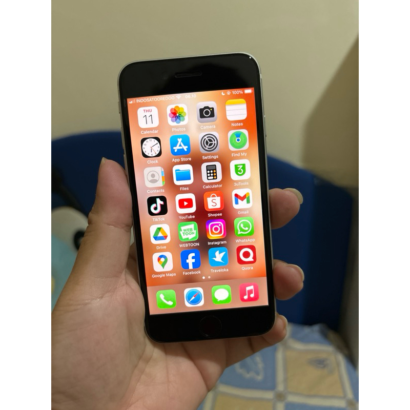 Jual iphone se 2020 inter 128gb putih mulus | Shopee Indonesia