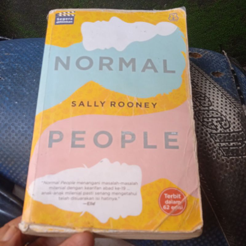 Jual buku Sally Rooney Normal people menanggapi masalah- masalah ...