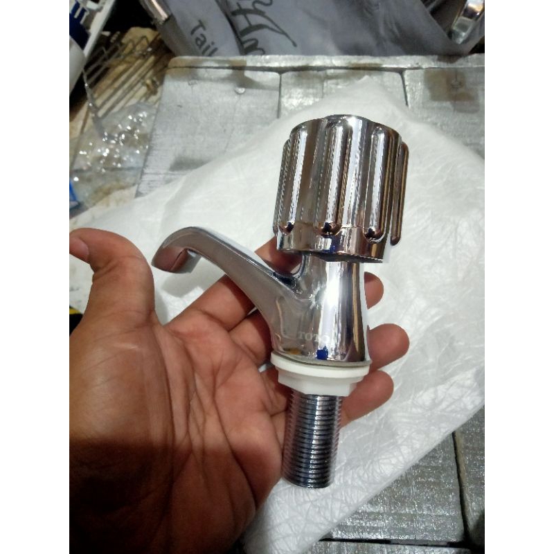 Jual kran wastafel TOTO T205 MB ( bekas copotan ) | Shopee Indonesia