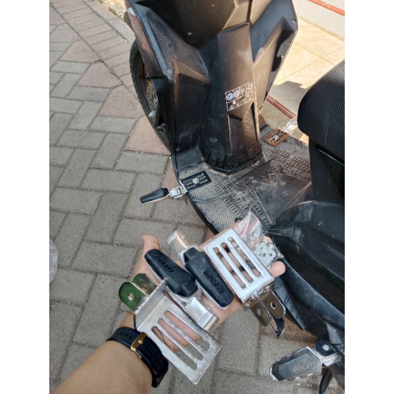 Jual Power Footstep depan MATIC ALL HONDA BEAT YA SEMUA MOTOR MATIC ...