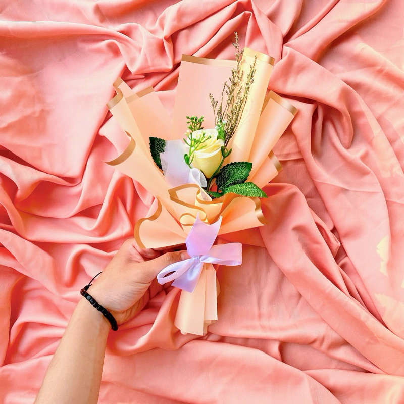 Jual Buket bunga mini /Bouquet/bucket bunga palsu / Bunga mawar ...