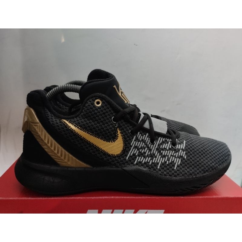 Jual Sepatu basket original hitam centang gold | Shopee Indonesia