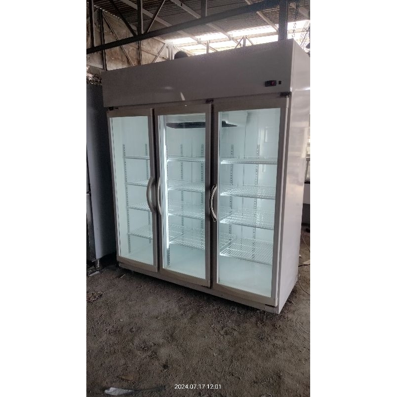 Jual SHOWCASE 3 PINTU PANASONIC SECOND PENDINGIN MINUMAN , SAYUR , BUAH ...