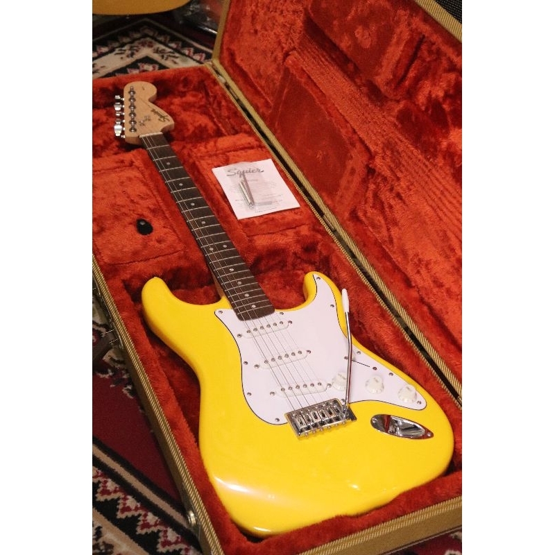 Jual Squier Stratocaster Affinity Yellow Color | Shopee Indonesia