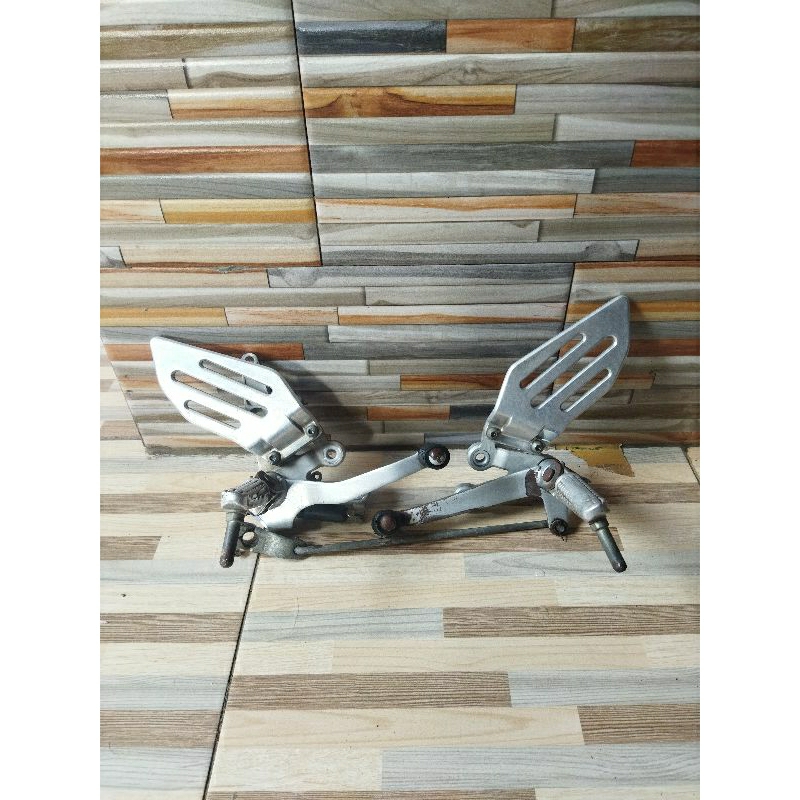 Jual STEP UNDERBON R15 V2 ORIGINAL COPOTAN | Shopee Indonesia