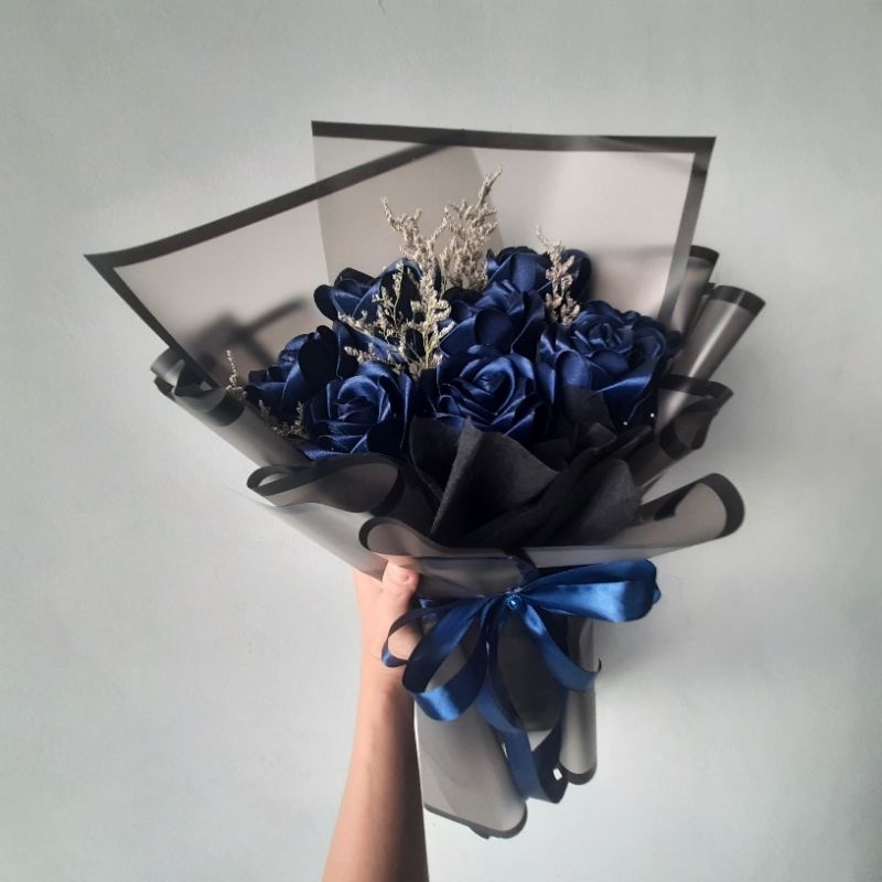 Jual (PROMOOOO!!!) Buket Mawar Satin Navy 8 Tangkai | Shopee Indonesia
