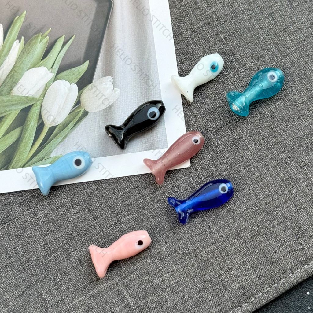 Jual 1 Pcs Manik-manik Kaca Genuine Glass Beads - Ikan Kecil | Shopee ...