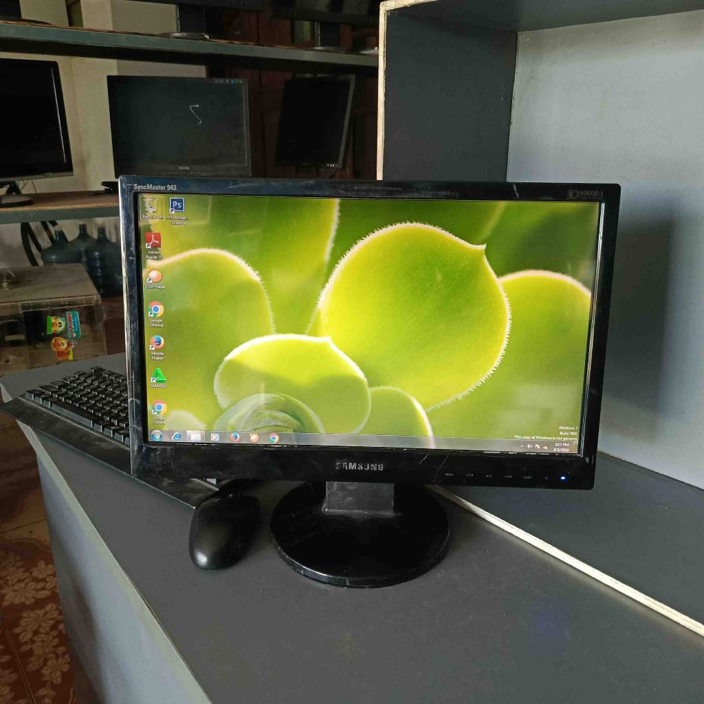 Jual Monitor Led Merk LG Stand Bundar Ukuran Layar 19 Inch Kondisi ...