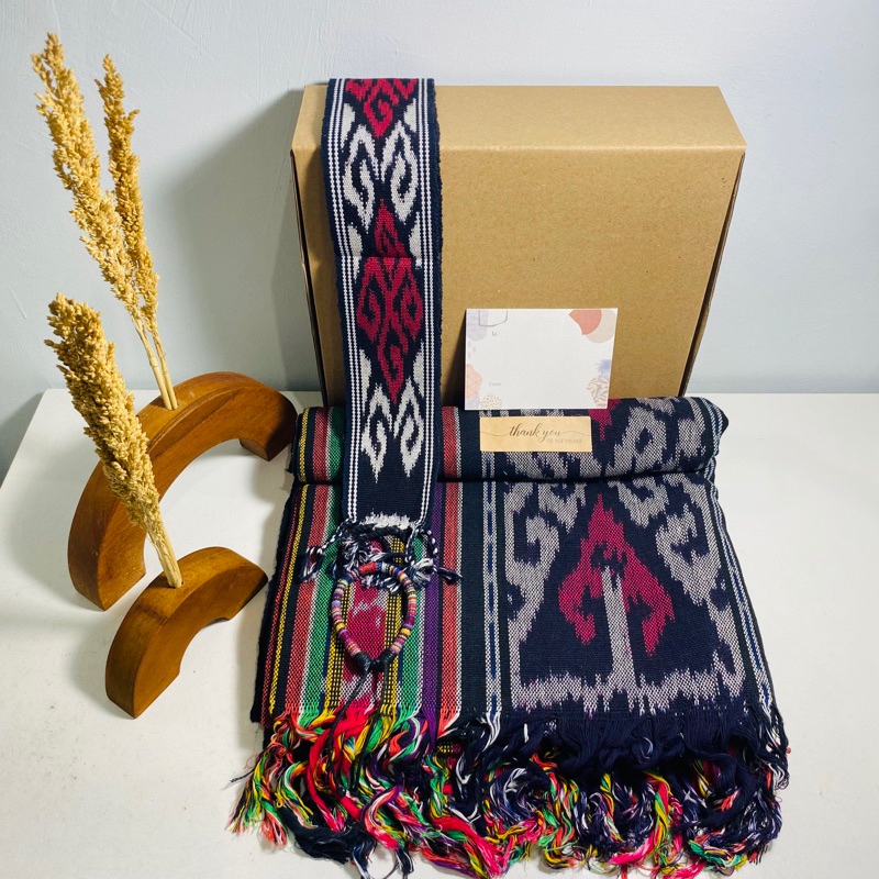 Jual HAMPERS GIFT BOX KAIN TENUN DAYAK SINTANG KALIMANTAN BARAT ...