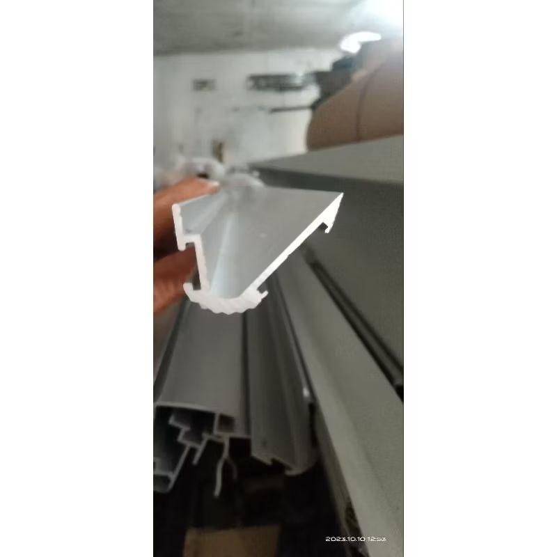 Jual LIST TRAP TANGGA LAMPU PER 1 METER | Shopee Indonesia