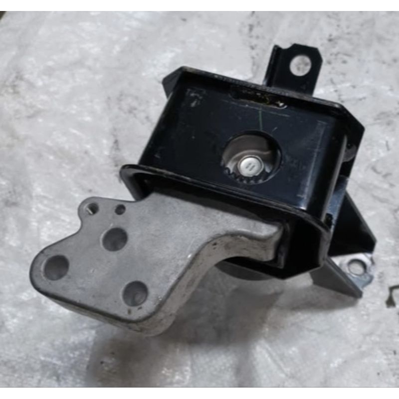 Jual Engine mounting kanan mitsubishi xpander original | Shopee Indonesia
