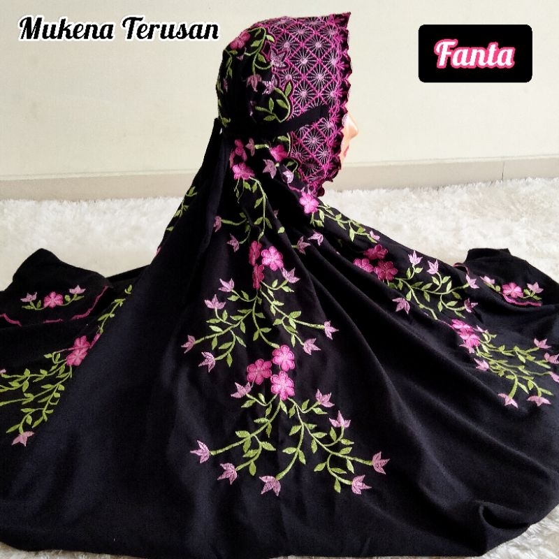 Jual MUKENA TERUSAN WARNA HITAM DEWASA MOTIF BUNGA RAMBAT MUKENAH ...