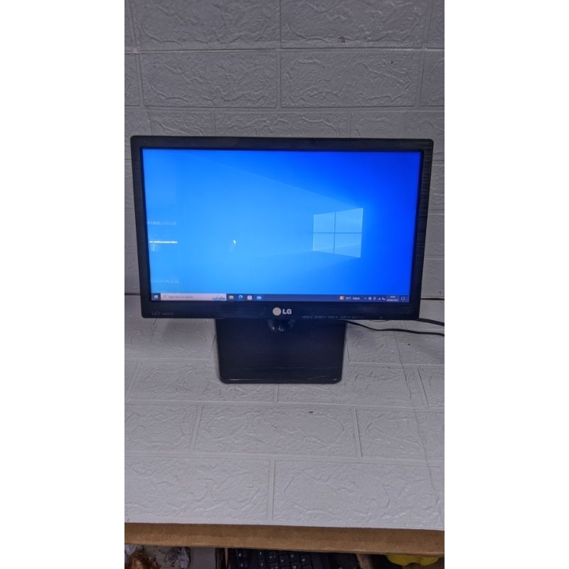 Jual Monitor LG 16 Inch 16EN33S-B Like New | Shopee Indonesia