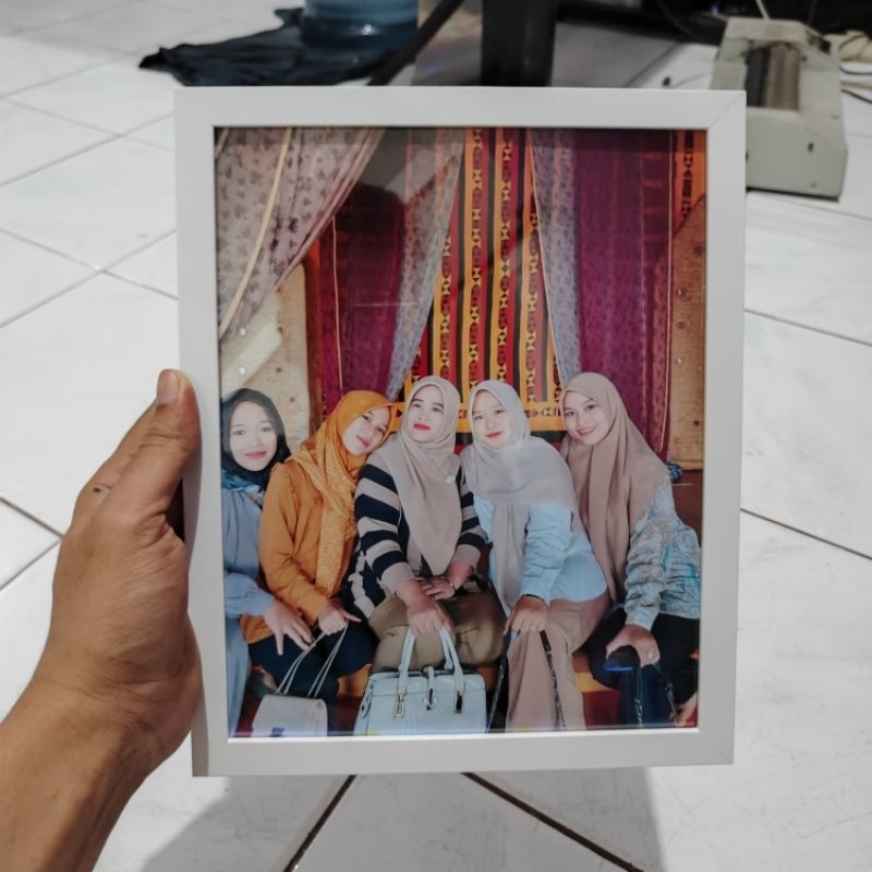Jual BINGKAI PUTIH 8R / 10 inci (20 cm x 25 cm) Termasuk Cetak | Shopee ...