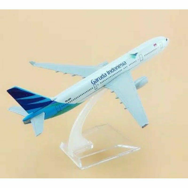 Jual miniatur pesawat Garuda Indonesia original full metal | Shopee ...